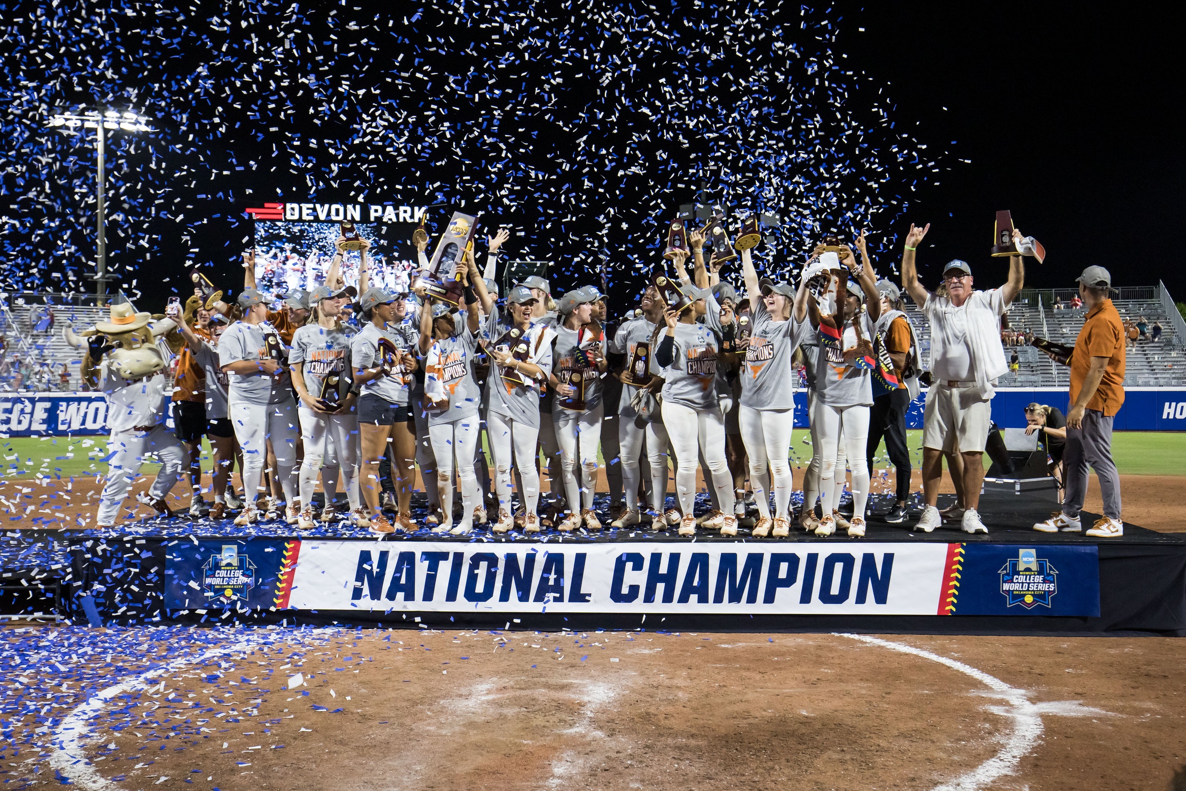 Texas Softball wins first National Championship with 10-4 victory over ...